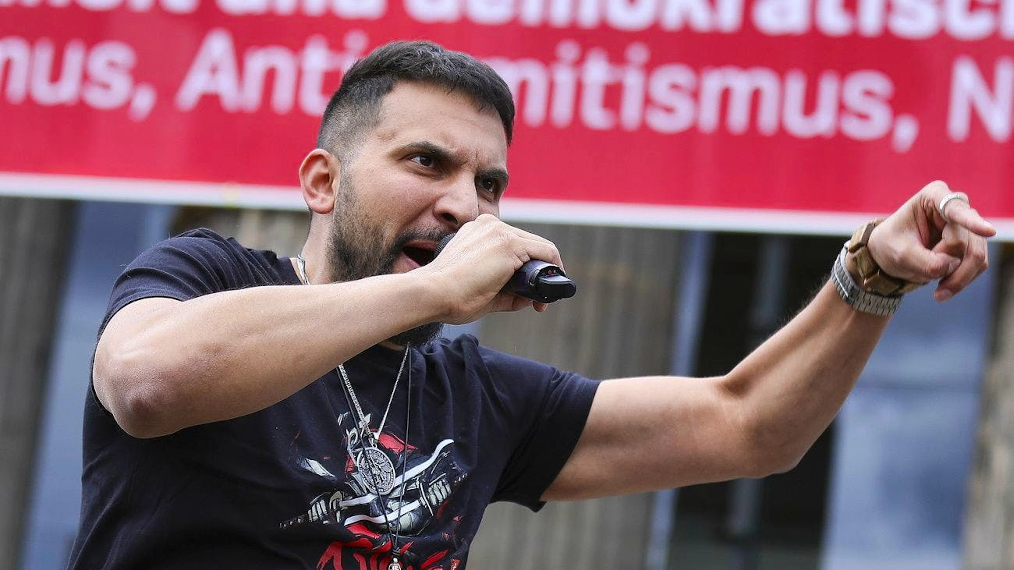 Telegram-Kanal des Antisemiten Attila Hildmann bei iOS und Android gesperrt