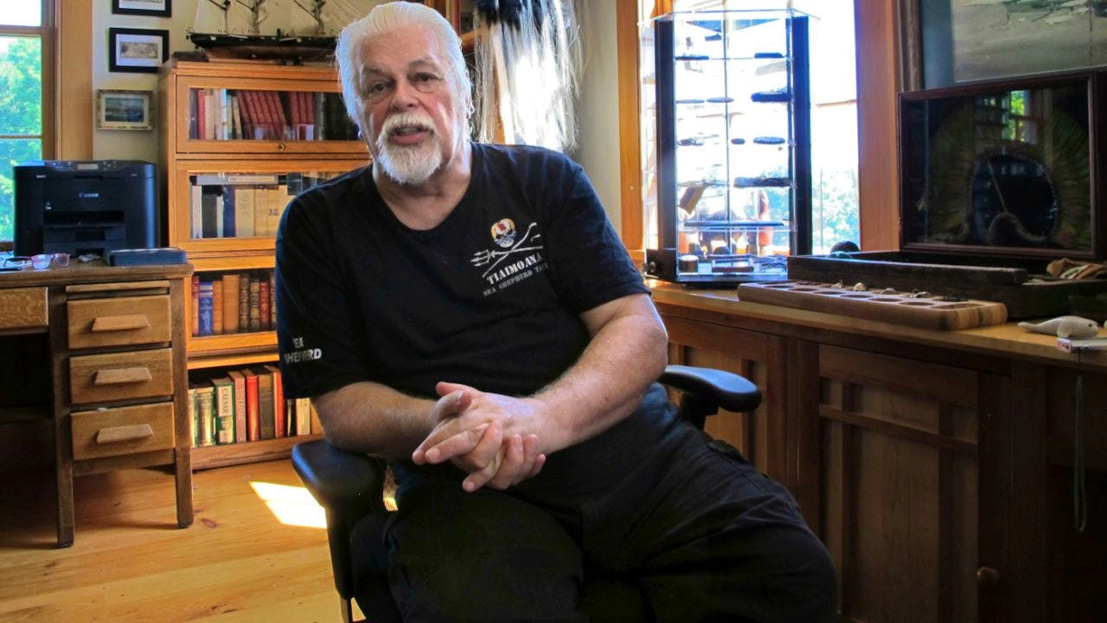 Le militant Paul Watson reste en détention au Groenland