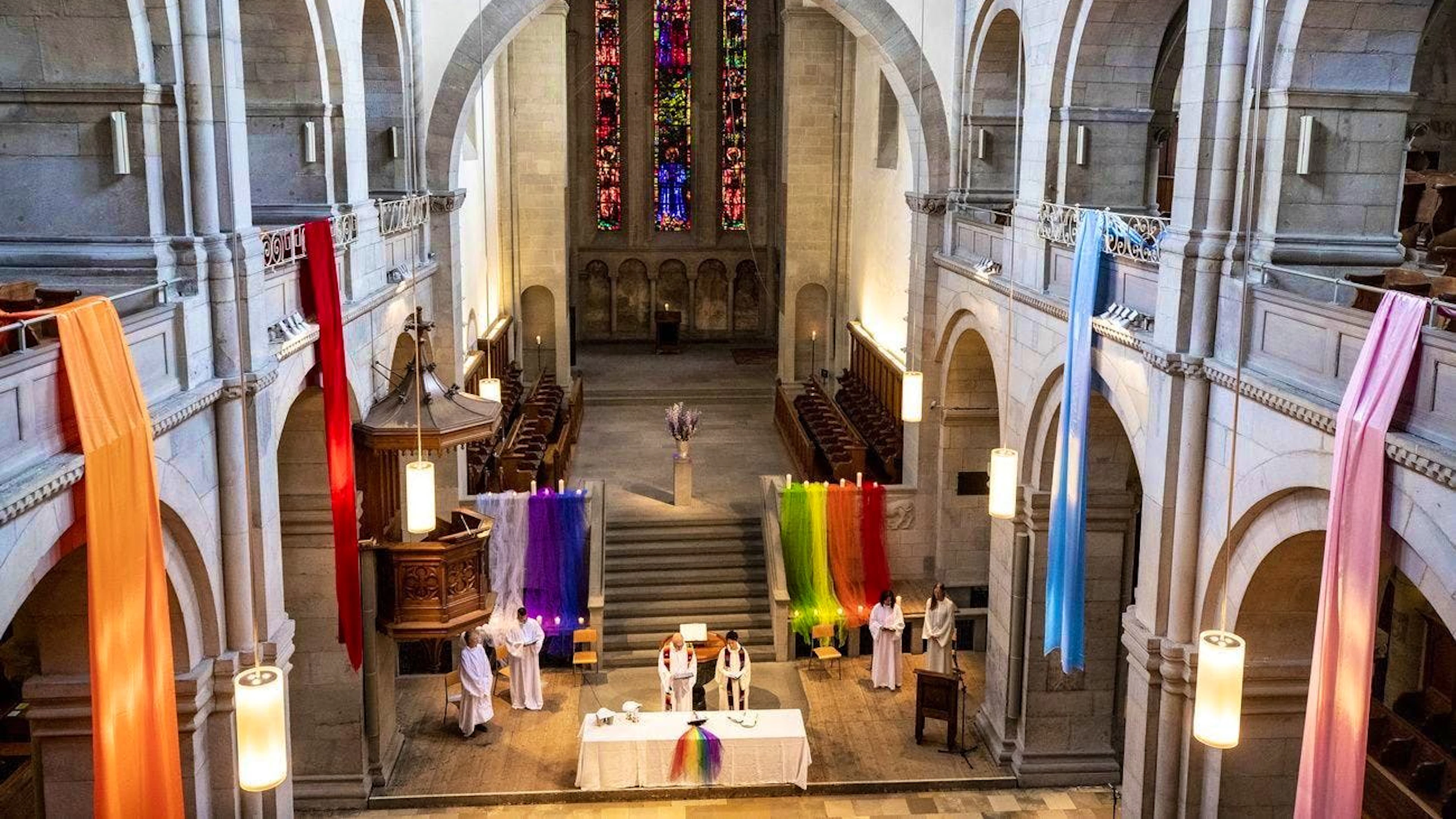 Gays can become priests in Italy