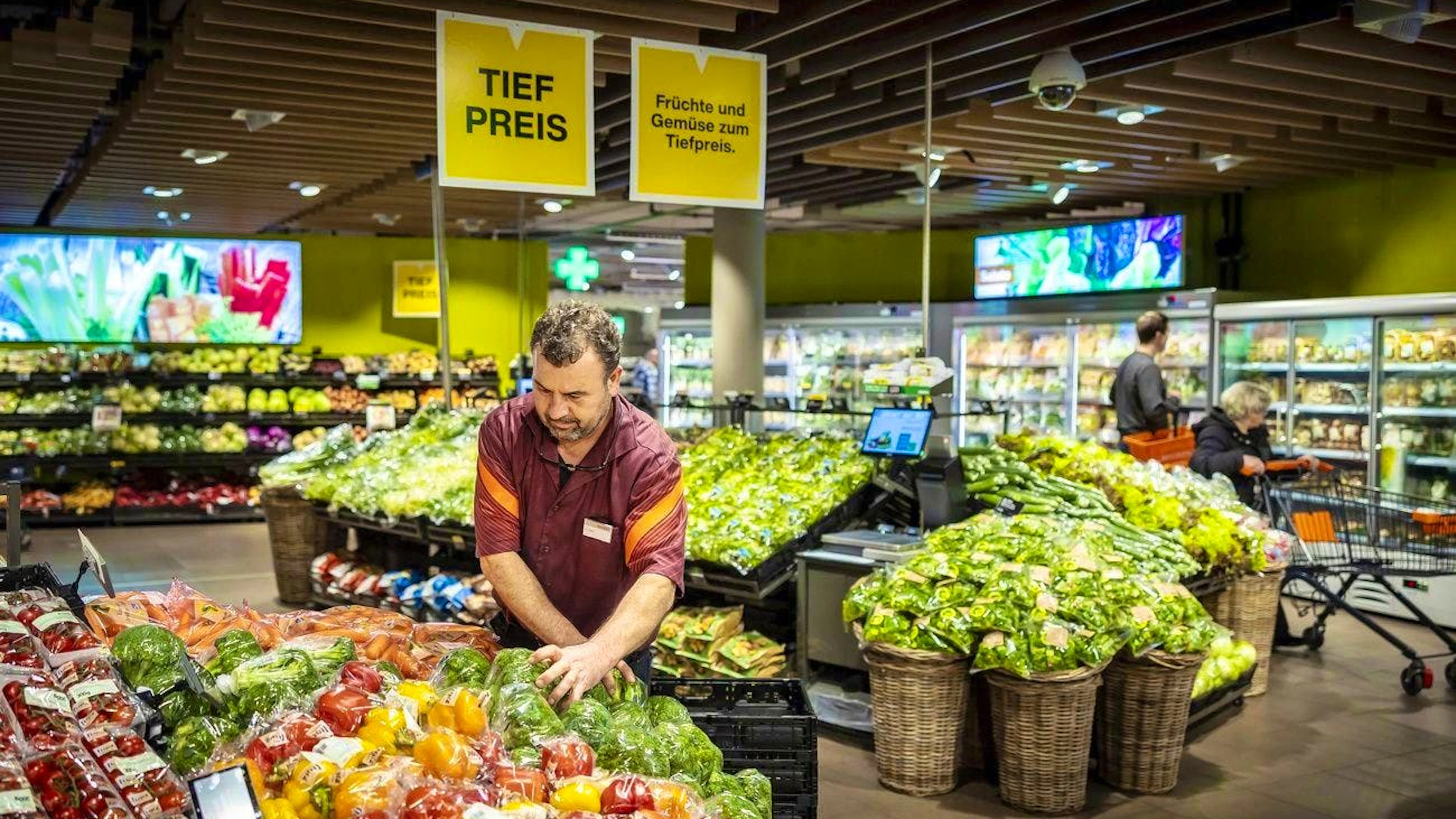 Photography banned at Migros - even for young people?