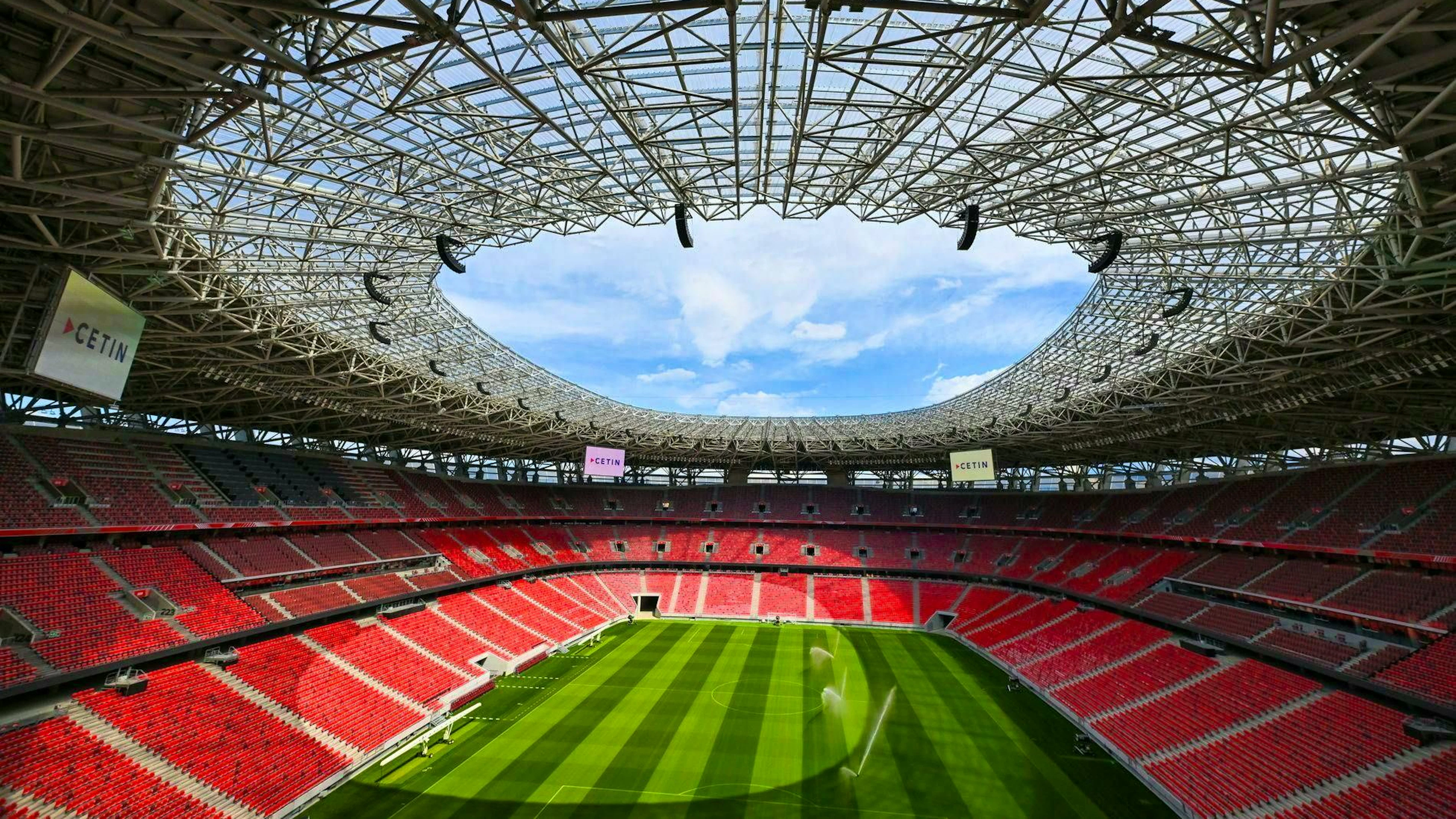 Il PSG e l'Arsenal si sfideranno alla Puskás Arena, ecco la storia del ...