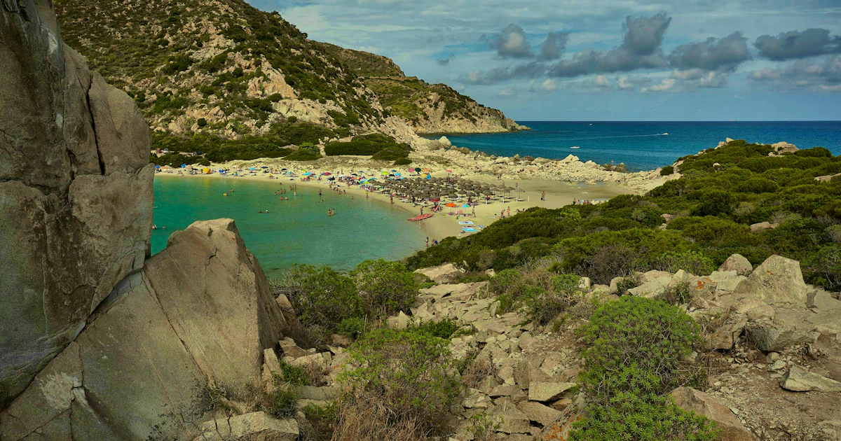 Sardinia drastically restricts access to dream beach